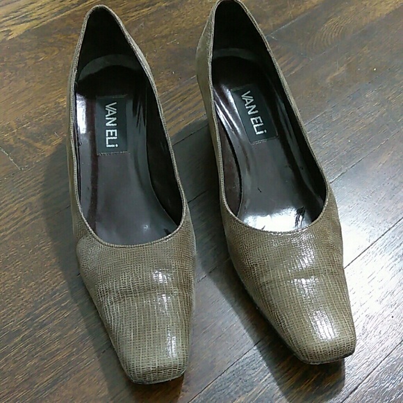 Vaneli | Shoes | Vaneli Dayle Brown Square Toe Pumps Size 75 | Poshmark
